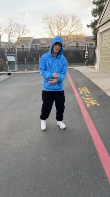 W camera man - YouTube