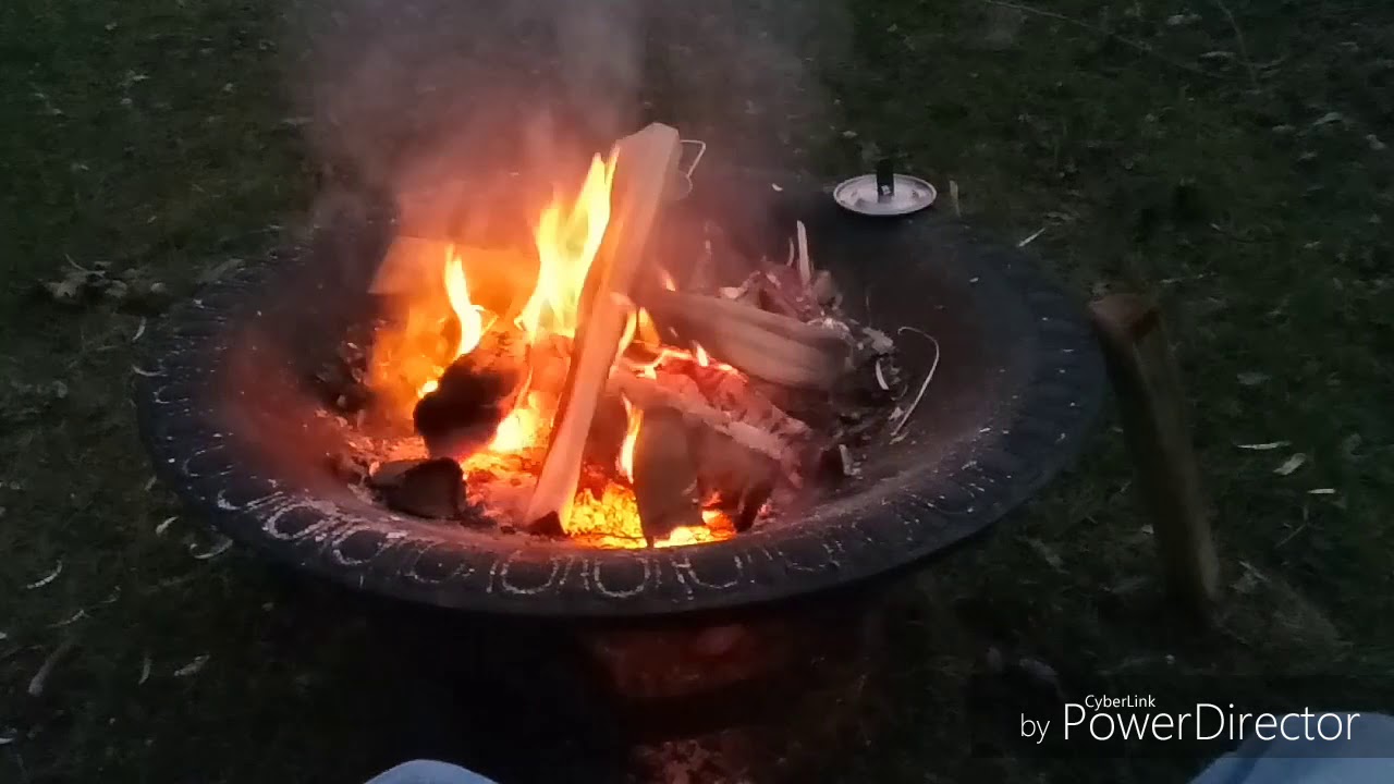 Backyard Bushcraft and Making a Wooden Spoon - YouTube