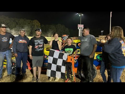 14 year old usra limited modified driver goes from 25th to 3rd in 20 ...