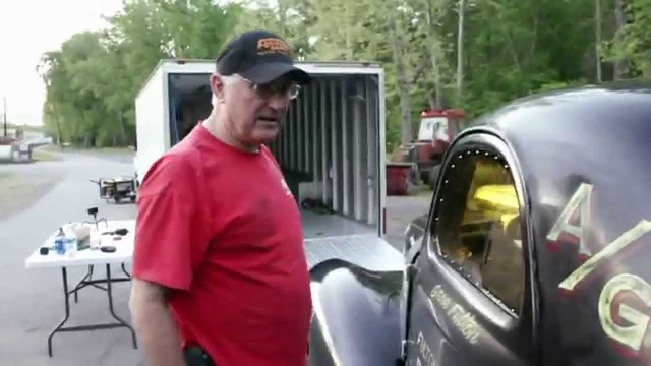 SCOTT RODS DELIVERS WITH THE BODY ON GENE FULTON'S WILLY GASSER - YouTube