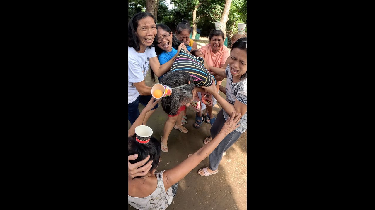 PASS THE BALL CHALLENGE! SHORTEST TIME WINS 1000 PESOS - YouTube