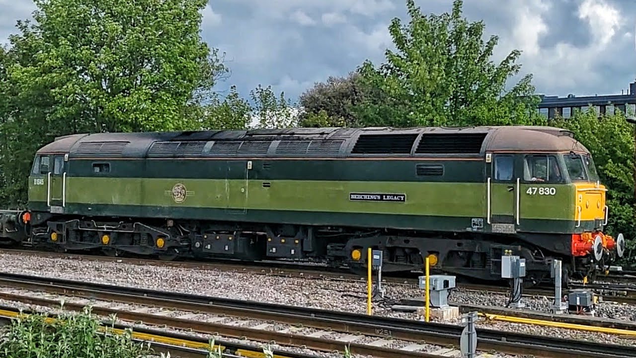 Class 47 | 47830 working Southall to Southampton maritime passed ...