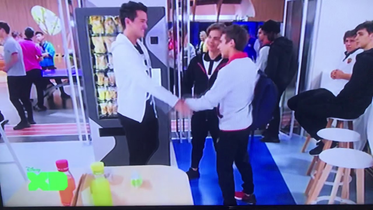O11CE - los chicos se reencuentran con Lorenzo y Ezequiel - YouTube