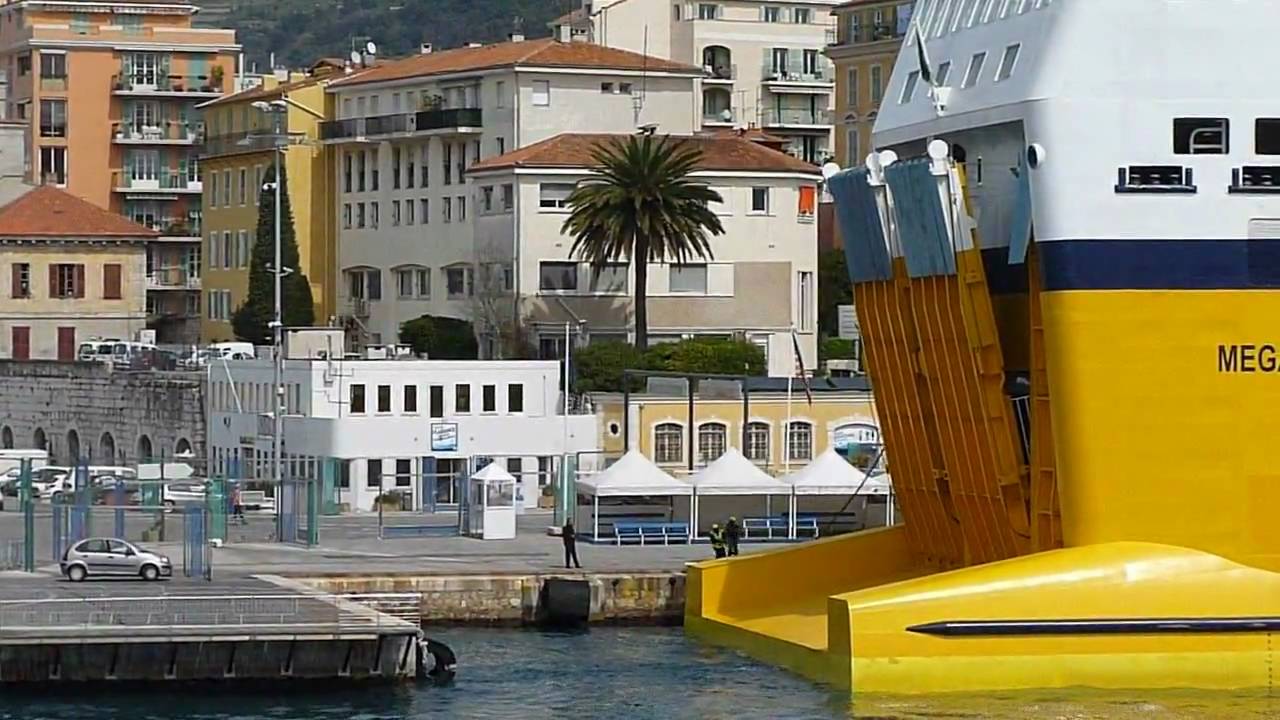 Mega Express Five a Nizza - YouTube