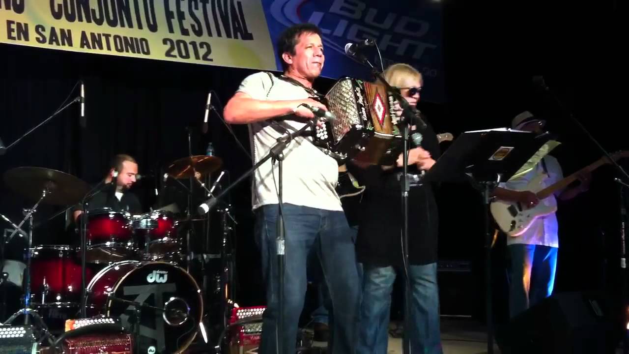 Joel Guzman & Sarah Fox Y Conjuntazzo 2012 Tejano Conjunto Festival in ...