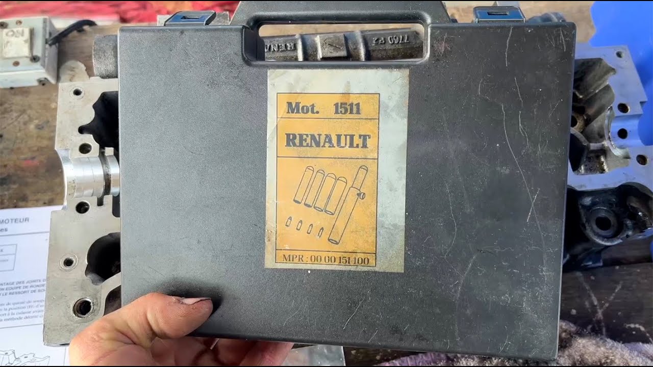 Changer les joints de queues de soupapes avec l’outil Renault MOT.1511 ...