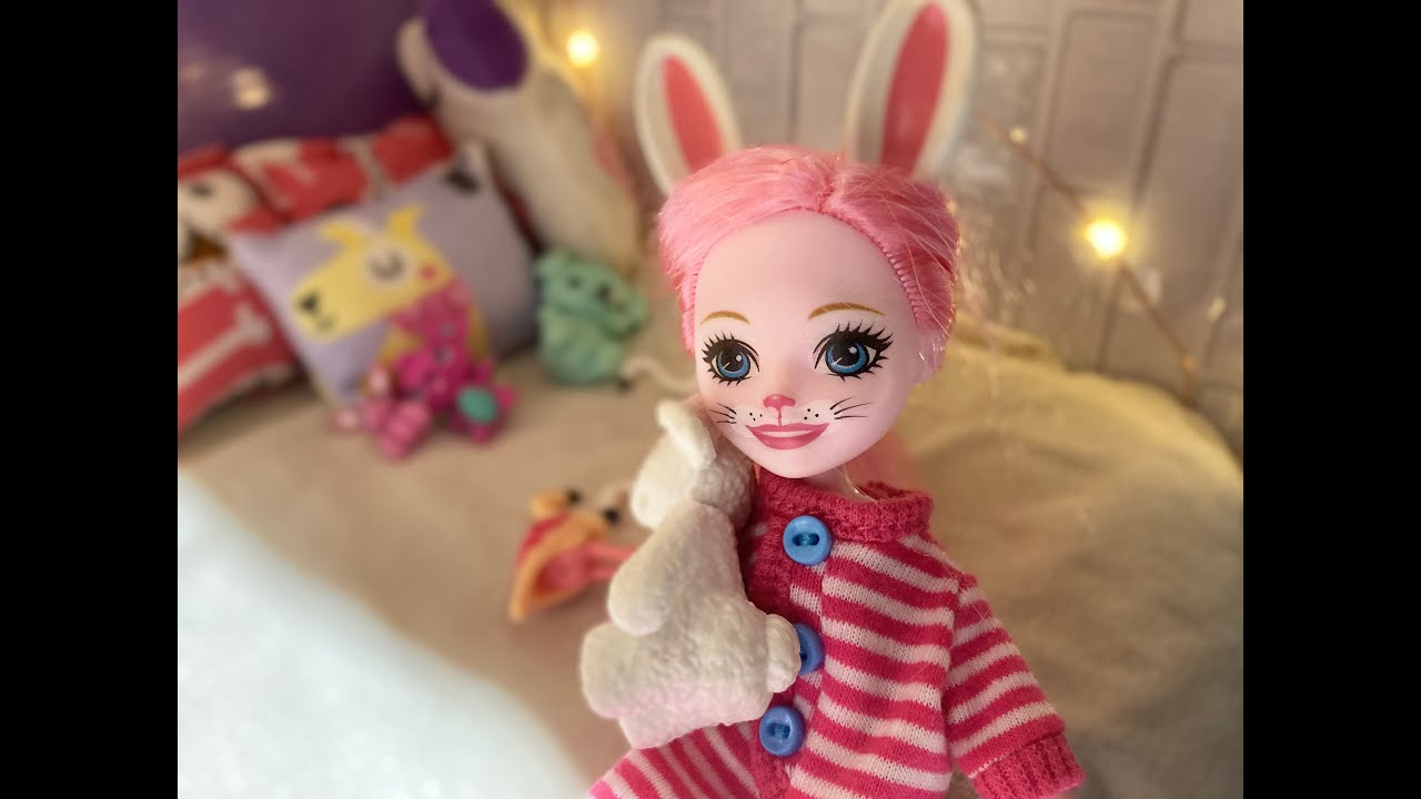 Unboxing with Gabby ( doll hack at the end) - YouTube