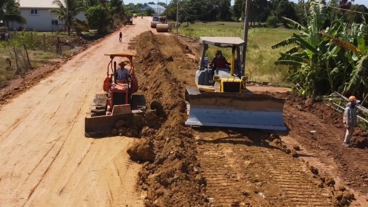 It's amazing how quickly the bulldozer 2 can push and crush the soil ...