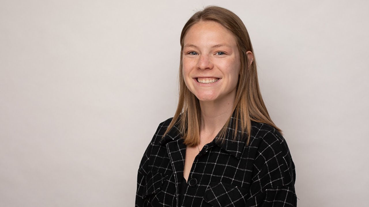 HHS' Emma Gausman Wins the 2022 Flora Roberts Award for Top Senior ...