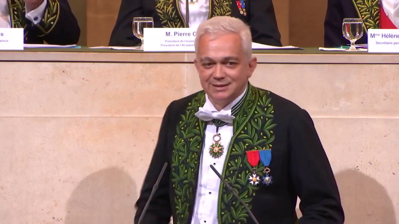 Adrien Goetz, membre de l'Institut, rend hommage à la cathédrale Notre ...