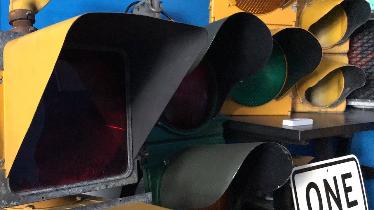 Traffic light stuff - YouTube