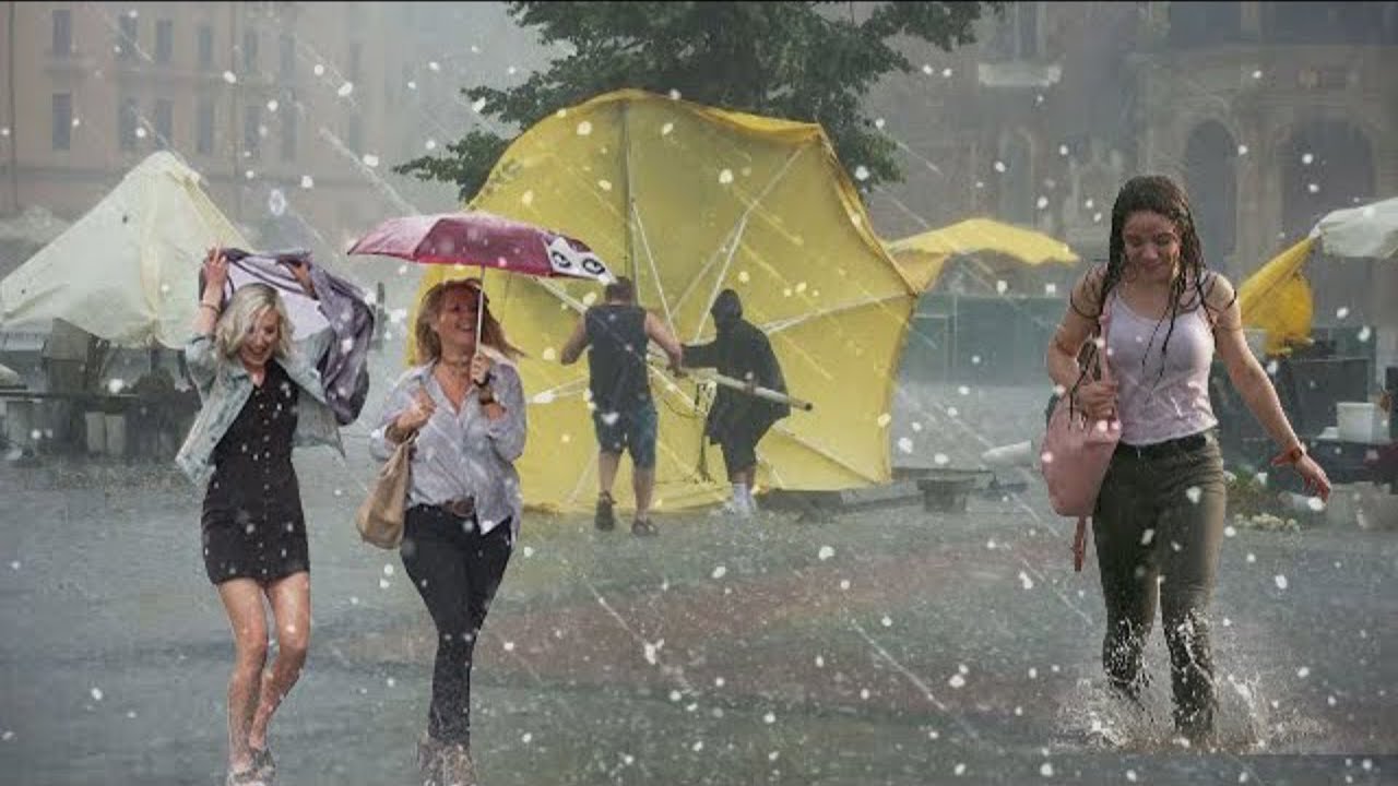 A major storm in Saudi Arabia! A terrible hailstorm - large in size ...