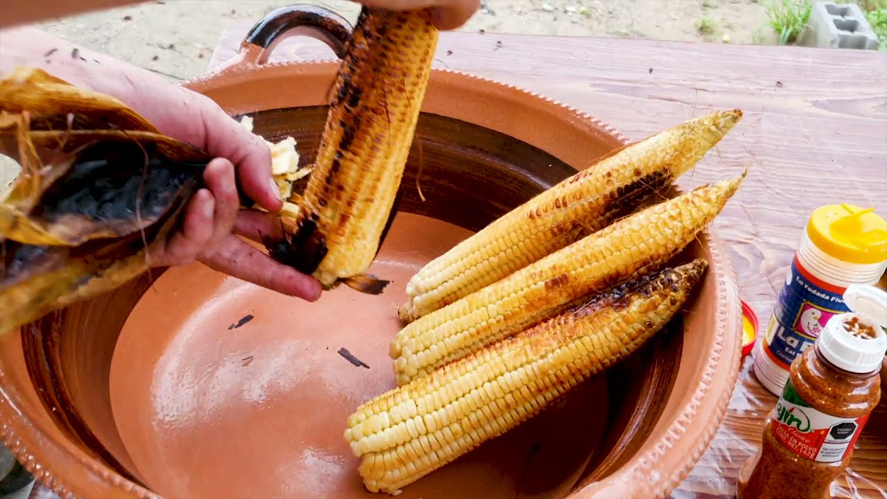 Elotes Asados En El Rancho - El Arriero De Ramones - YouTube