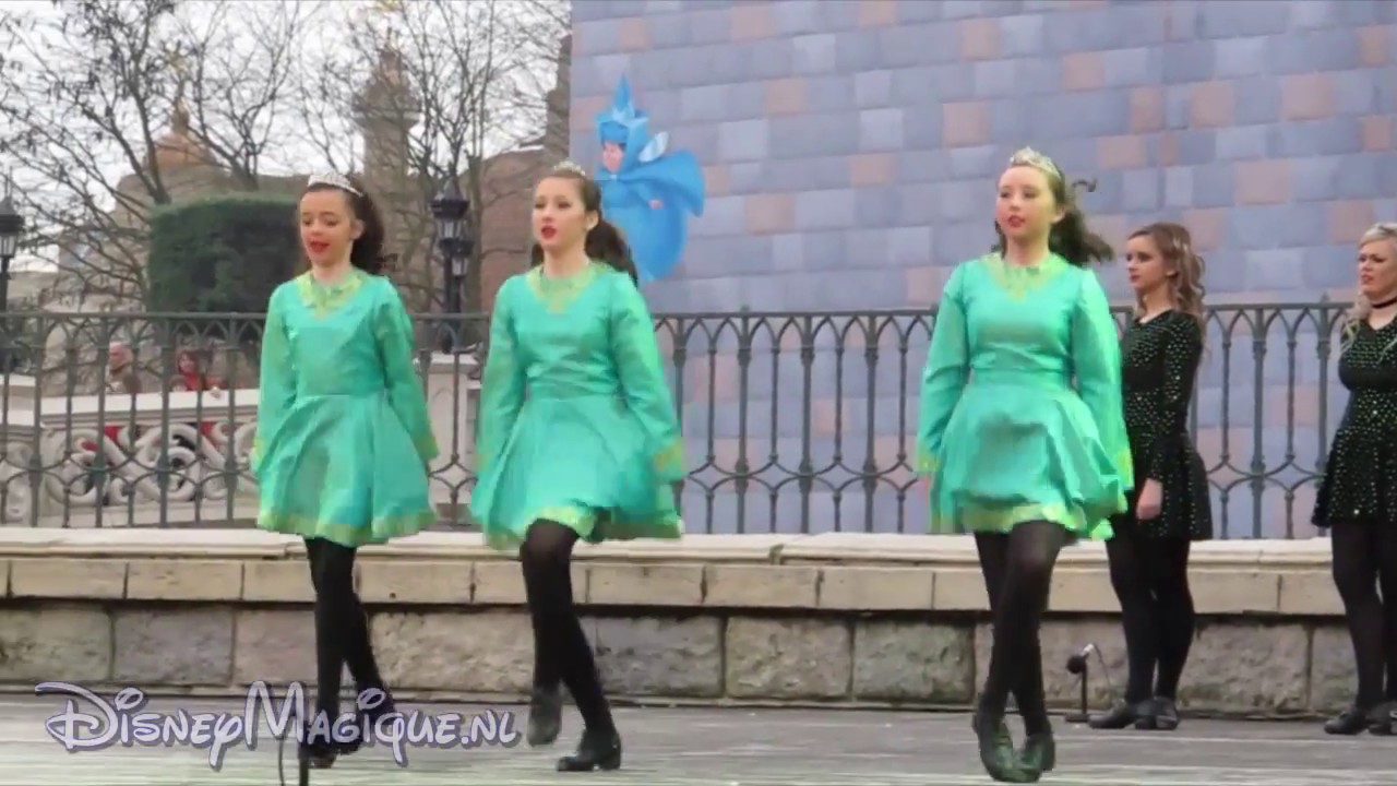 Feile Irish Dancers with Chip & Dale (St. Patrick's Day) (Disneyland ...