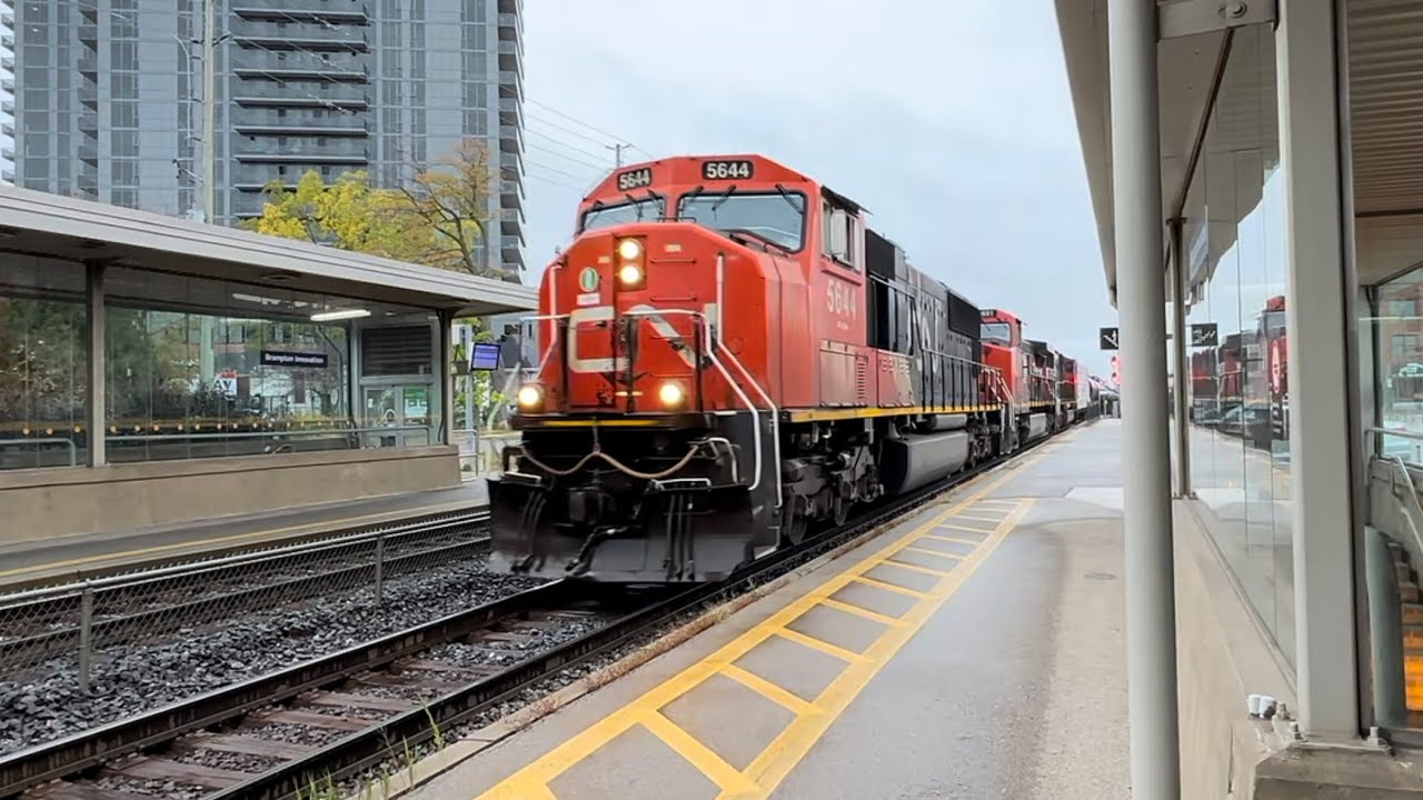 CN Train M384 at Brampton - YouTube