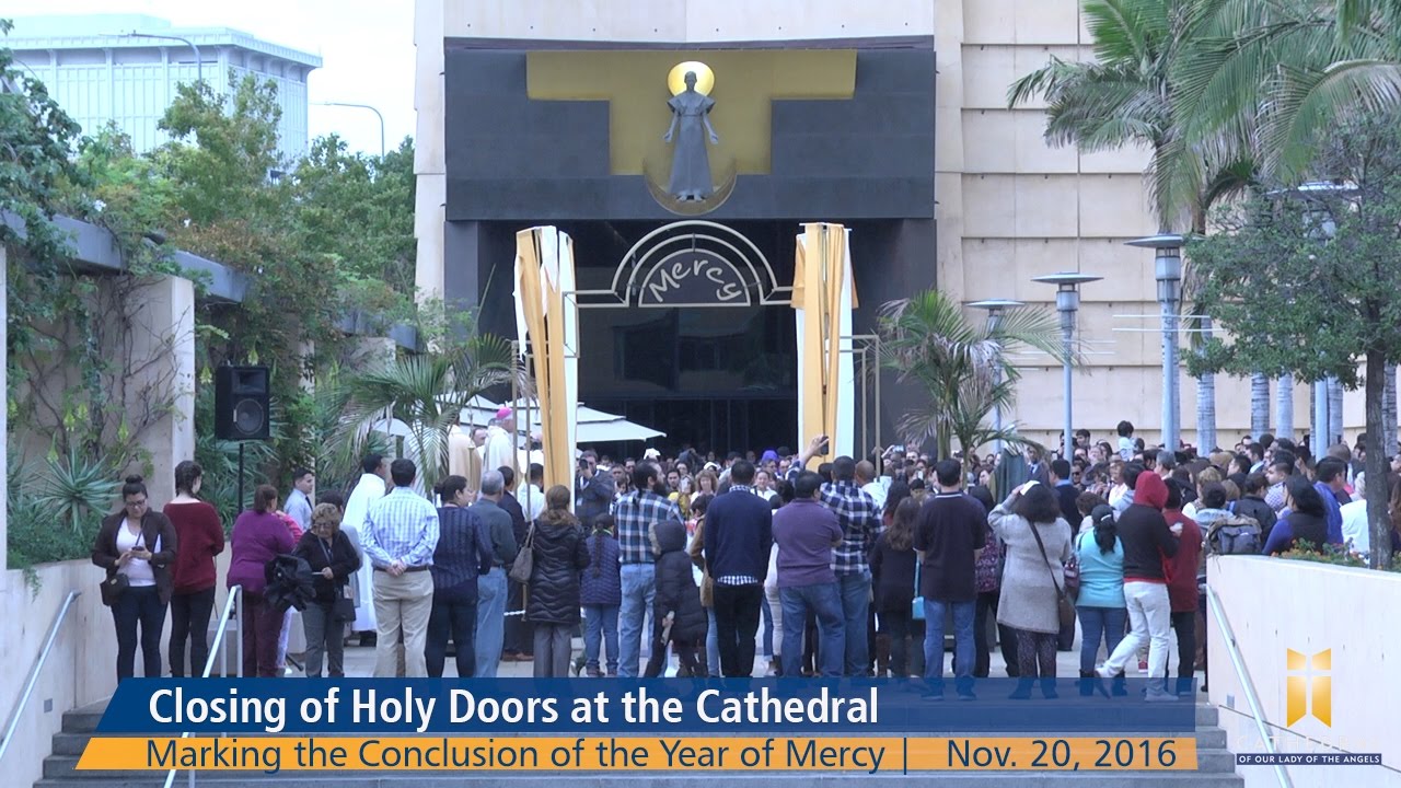 Closing of Holy Doors at the Cathedral (November 20, 2016) - YouTube