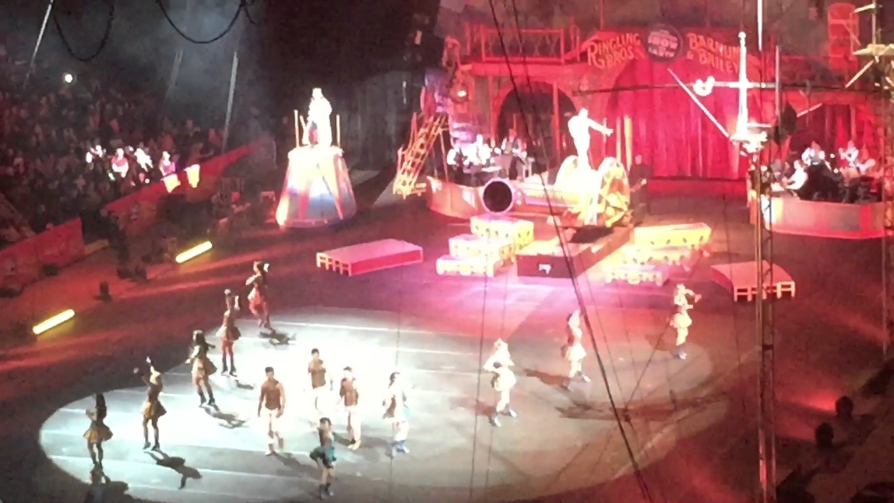 Human cannonball, the Ringling brothers circus - YouTube