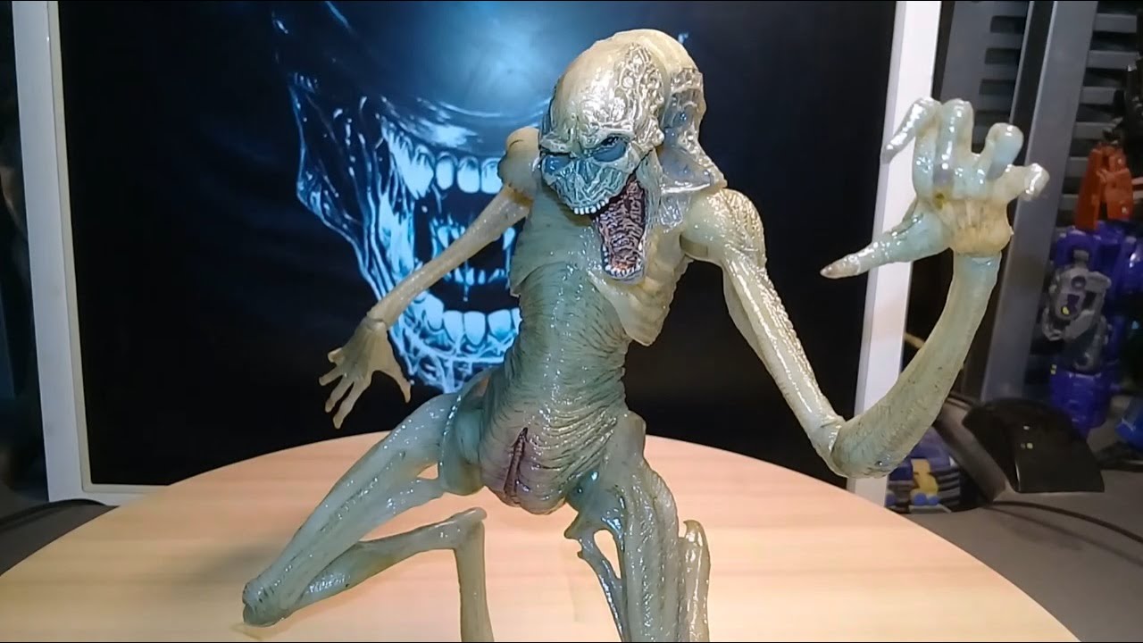 Toy hunt! 2019 The Newborn, Alien: Resurrection by Neca - YouTube