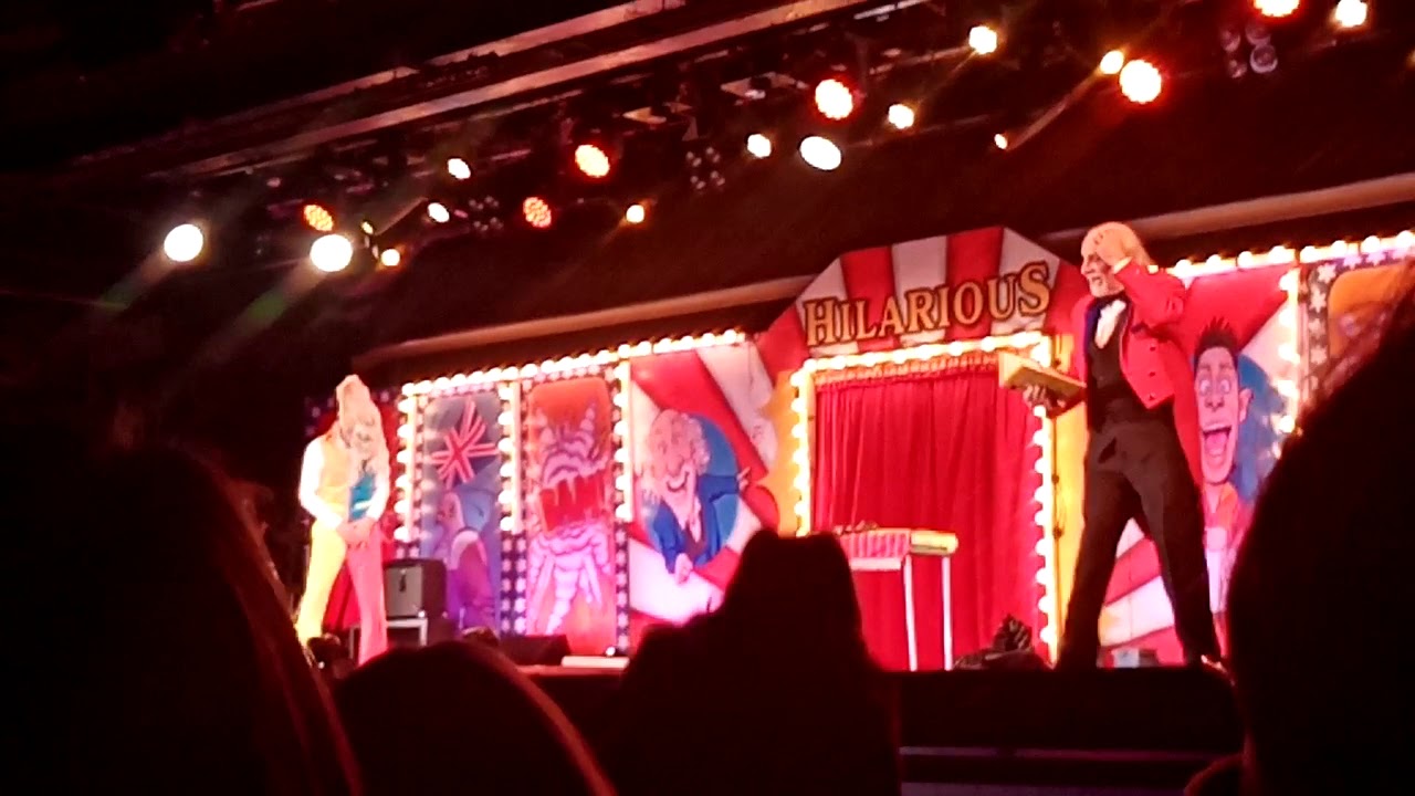 Circus du hilarious centre stage butlins bognor Regis - YouTube