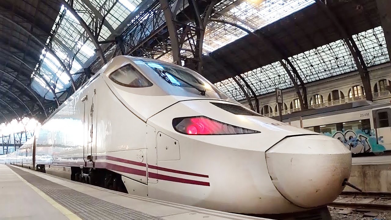 Tren Talgo 250 Renfe 130 Estació de França Tren Plata Sliver Train ...