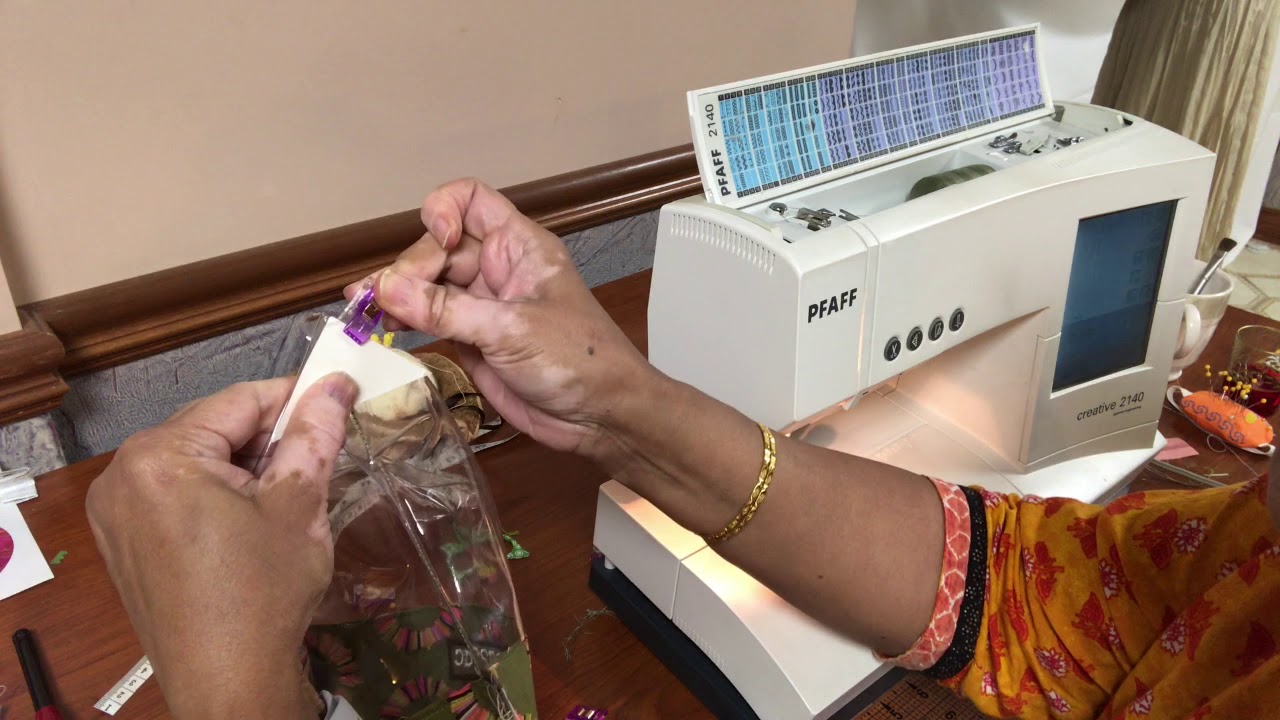 Easy peasy method to box the corners of a bag - YouTube