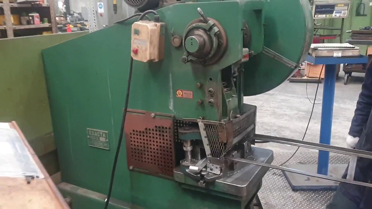 R118621 - Exacta Inclinable Press - YouTube
