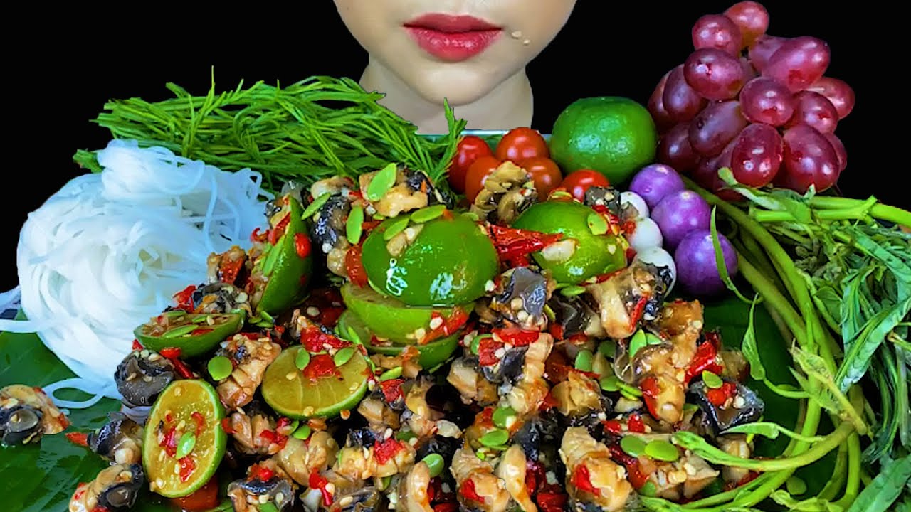 Eating Spicy Thai Food||Spicy Apples Snails Salad With Fresh Vegetables ...