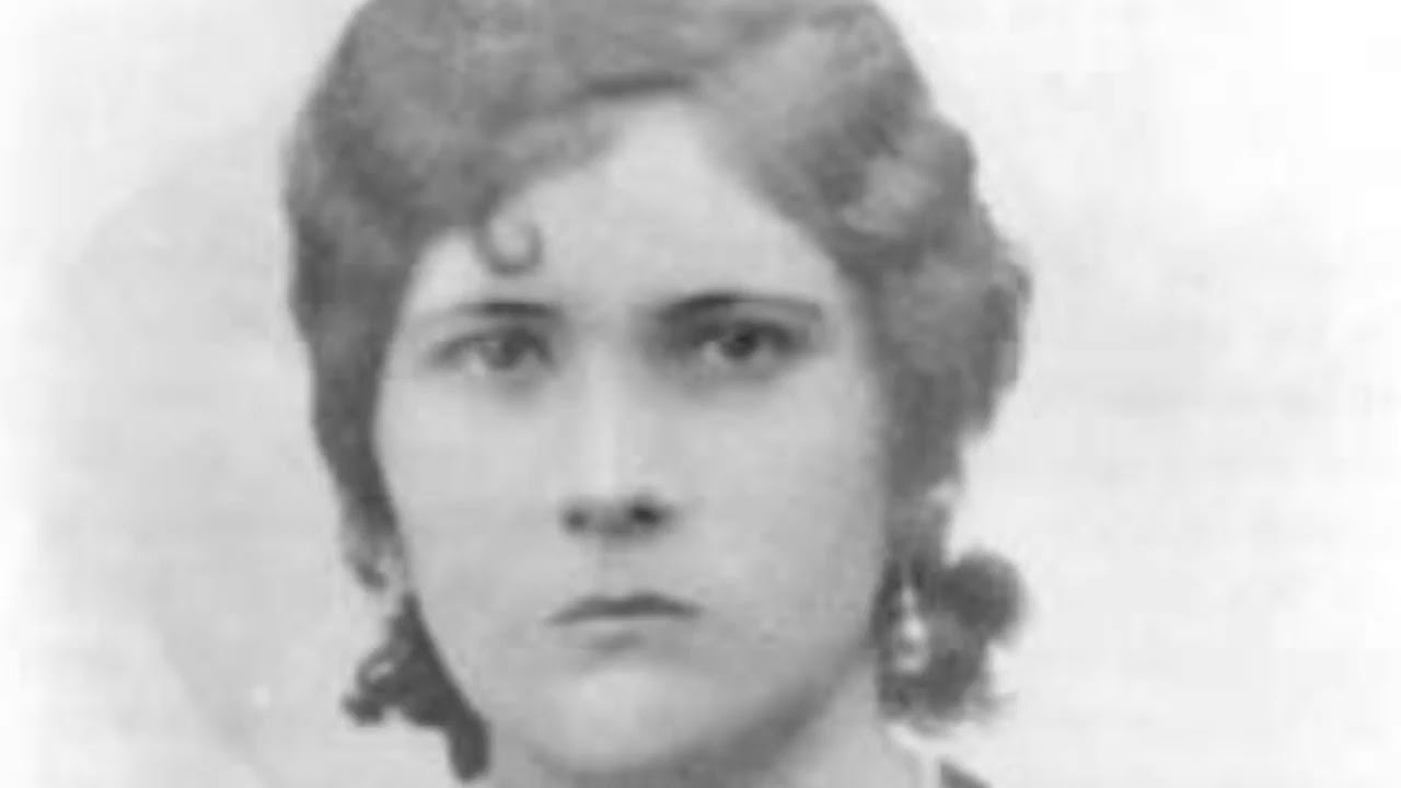 María de la Luz Camacho - La Mártir de Coyoacán - YouTube