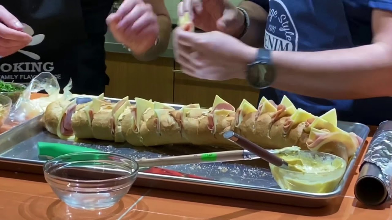 Cooking & Running - Ep 1 / Ham & Cheese Bread - YouTube