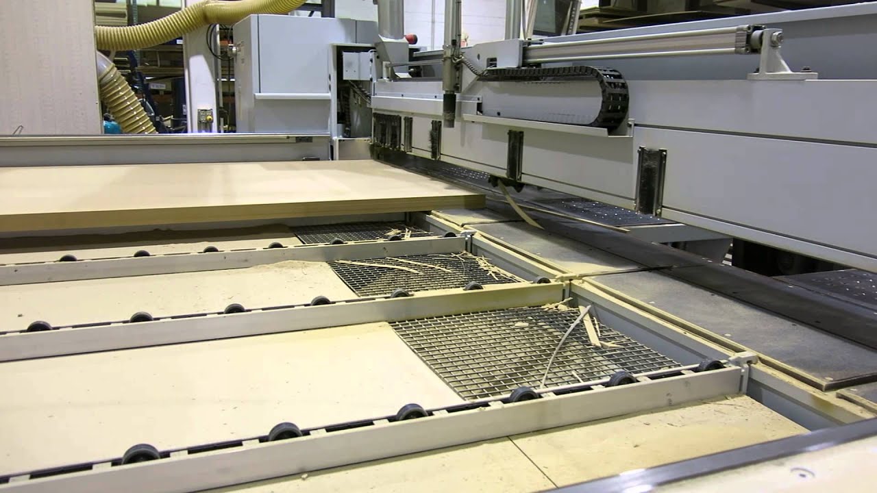 Holzma Optimat HPP82 CNC Saw - YouTube