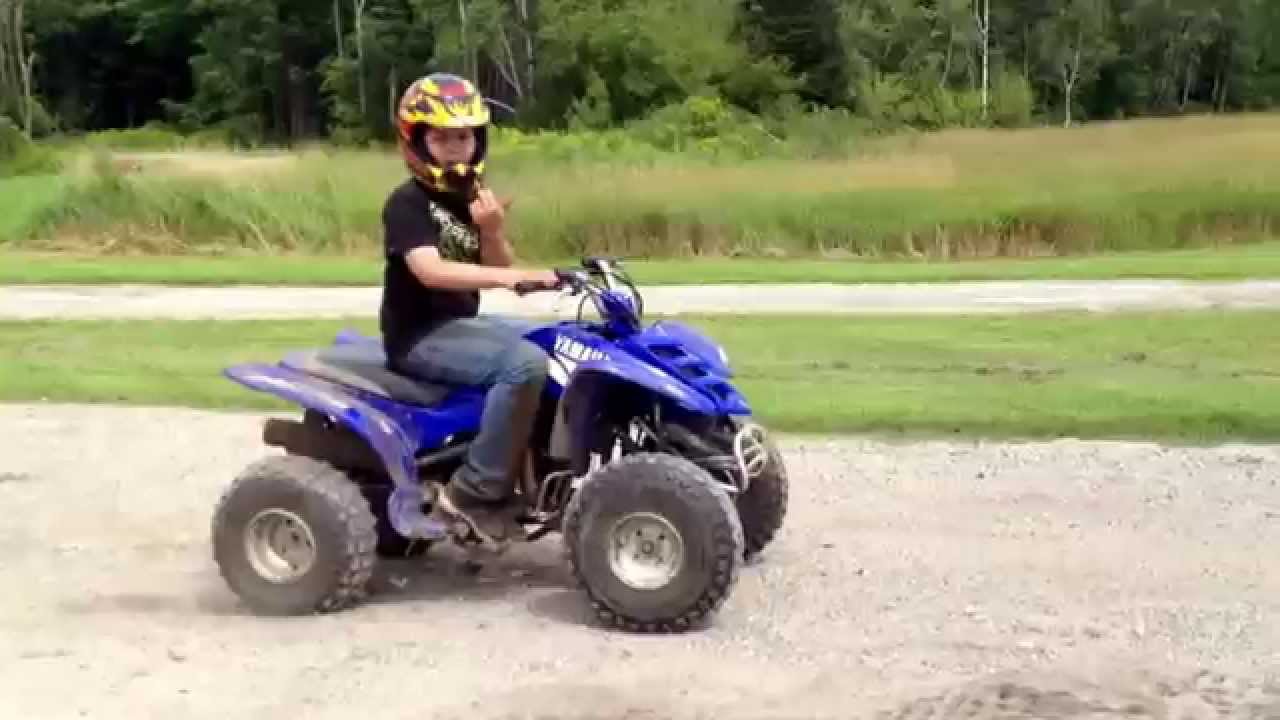 Yamaha raptor 90 pee wee jumping - YouTube