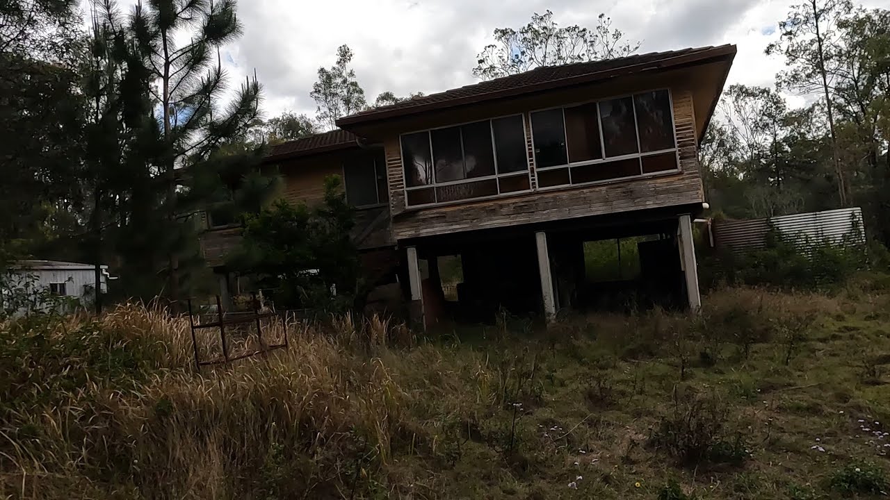 Abandoned house stuck in time(Brisbane) - YouTube