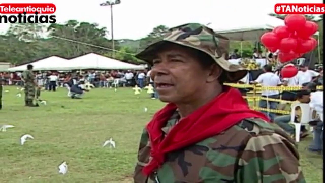 Quedó en libertad el exjefe paramilitar Ramón Isaza - YouTube