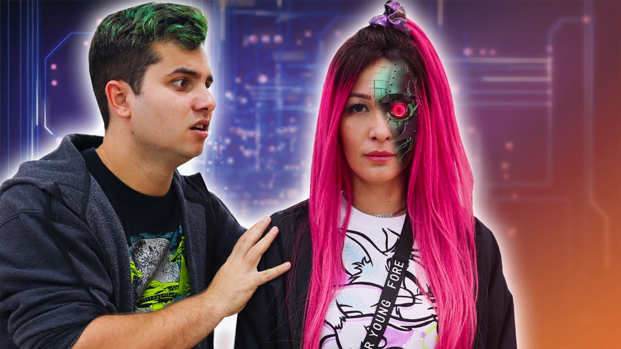 MALOUCOS EM: A FRANZINHA SE TRANSFORMOU EM UM ROBÔ ! - YouTube