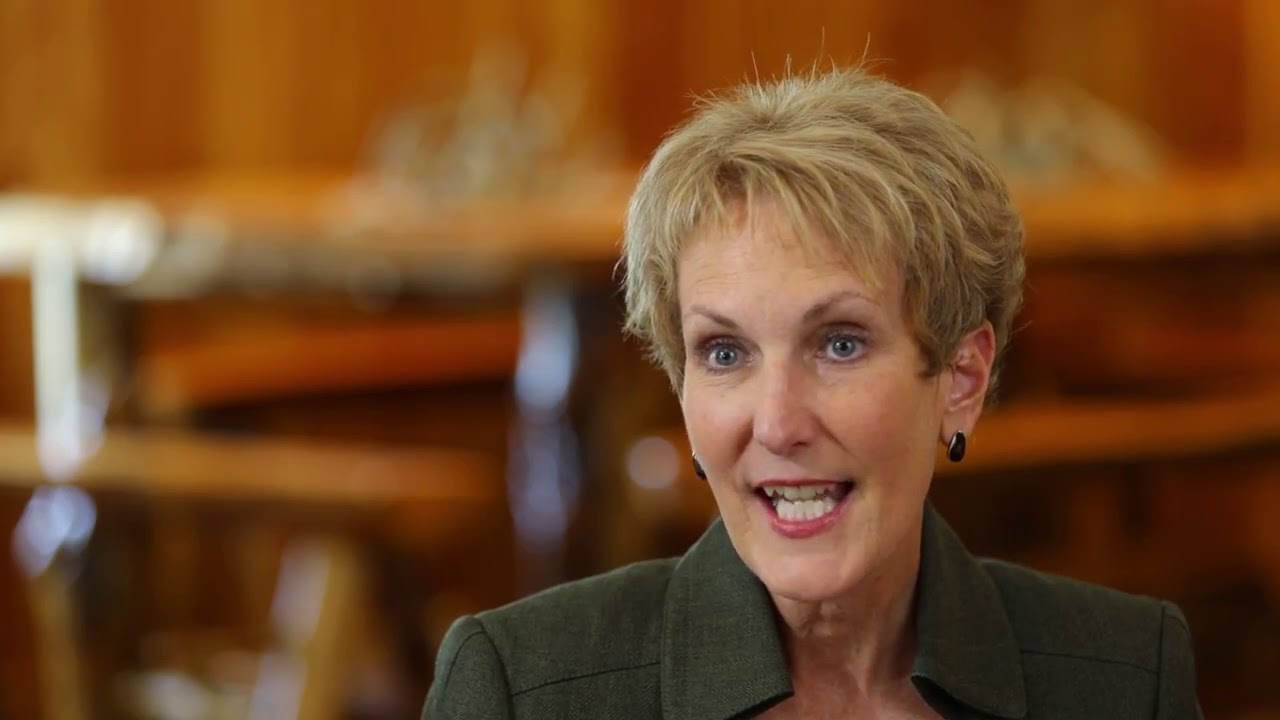 Meet Dr Gillespie - YouTube