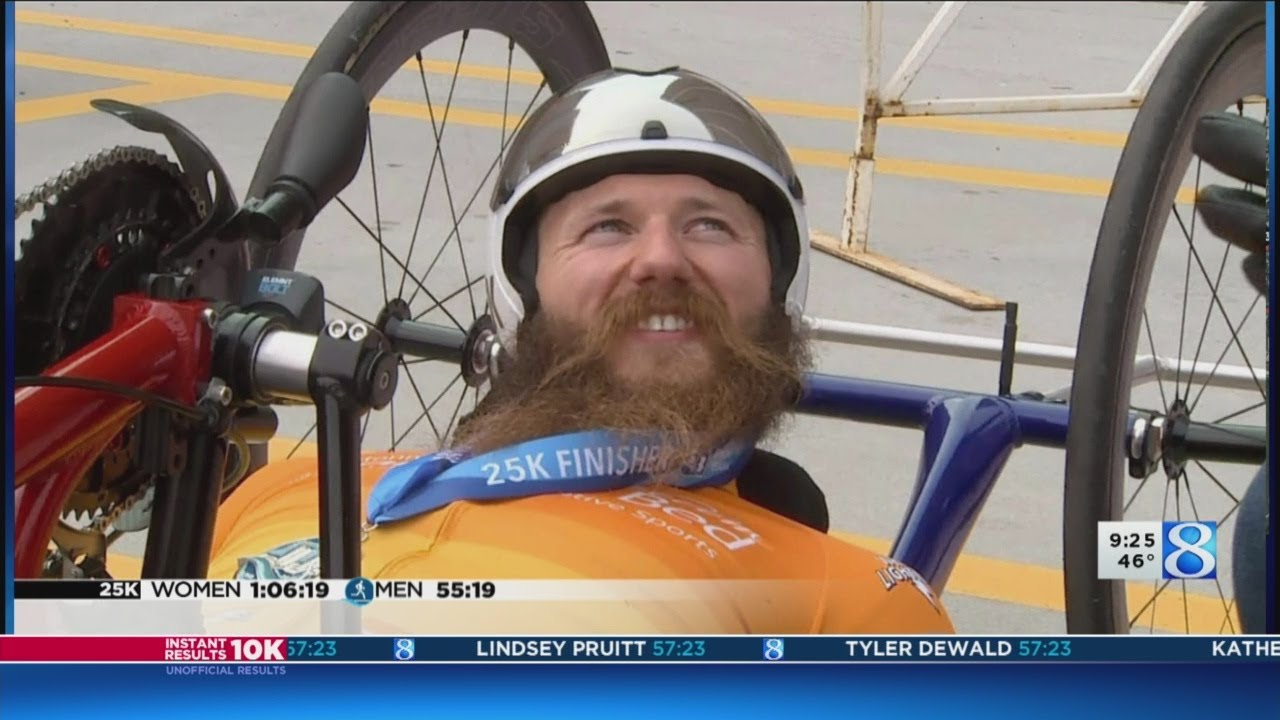 Matthew Chaffee wins Amway River Bank Run 25K Handcycle race - YouTube