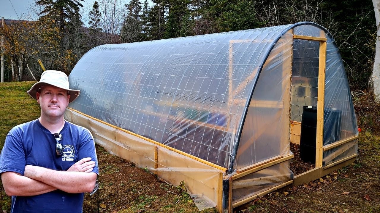 DIY Cattle Panel Greenhouse Build (One Person) - YouTube