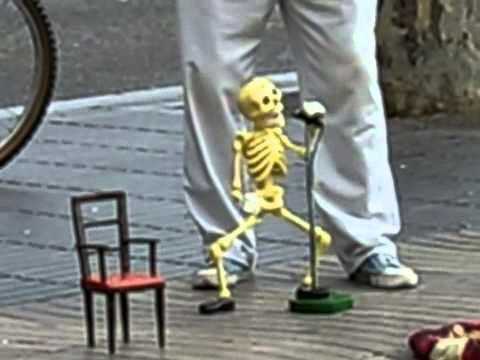 Dancing Skeleton Man - YouTube