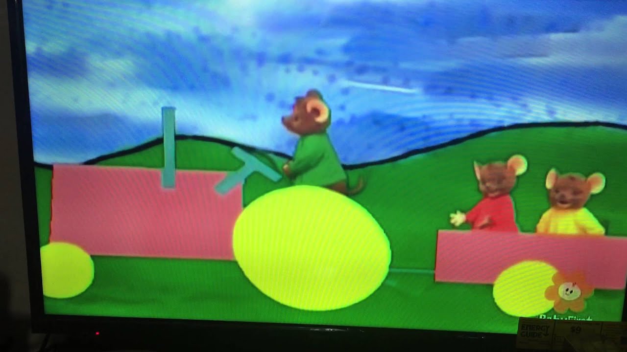 Squeak- little tractor song. - YouTube