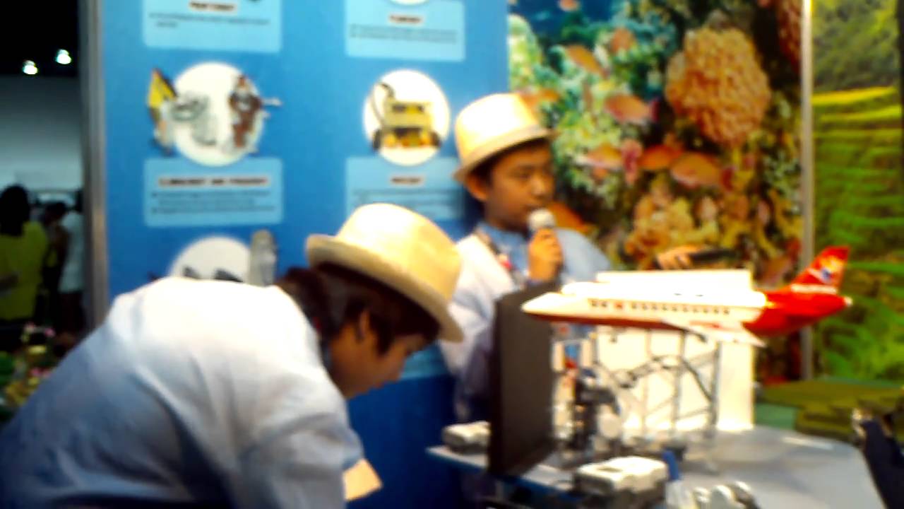 *ISM Bearcats World Robot Olympiad 2010 Manila - YouTube