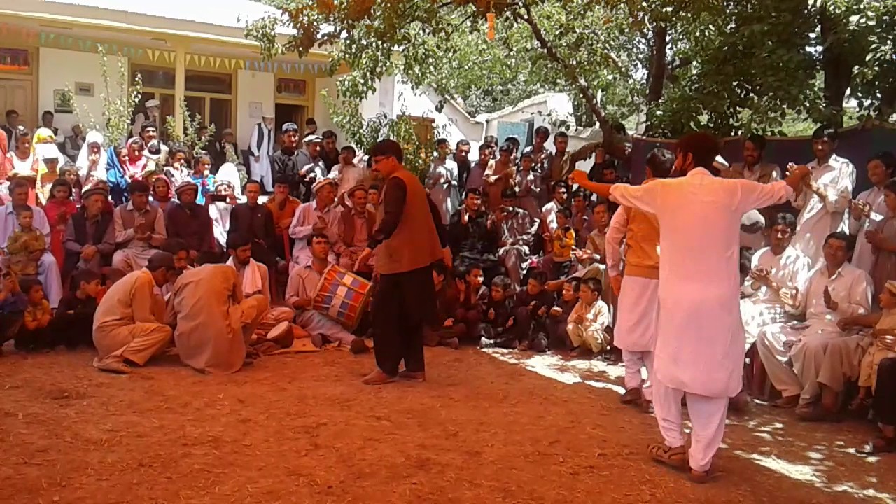 Chitrali best culture dance - YouTube