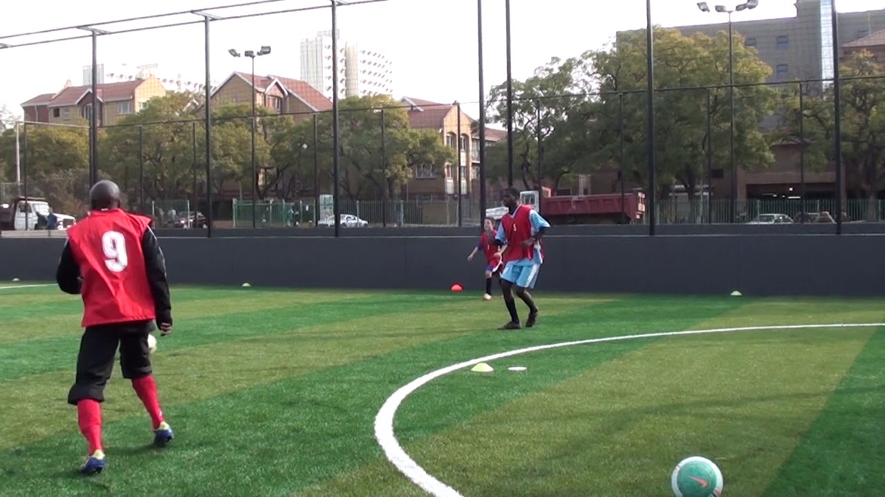 Playing through the lines Soccer (Football) - YouTube