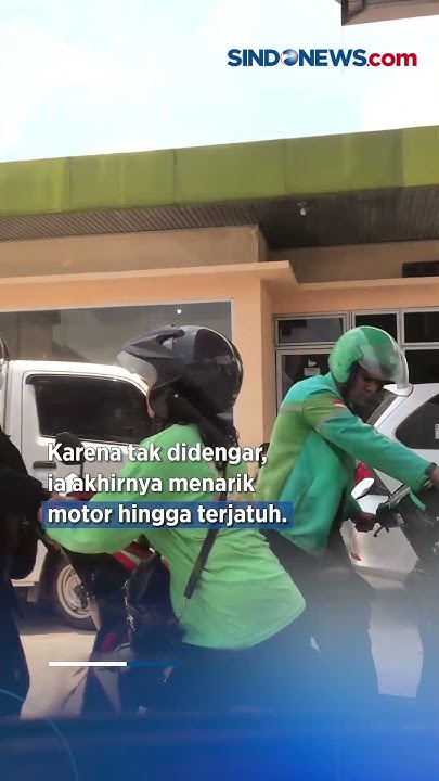 Viral Emak-emak Nyaris Adu Jotos Karena Serobot Antrian SPBU #shorts #sindonews - YouTube