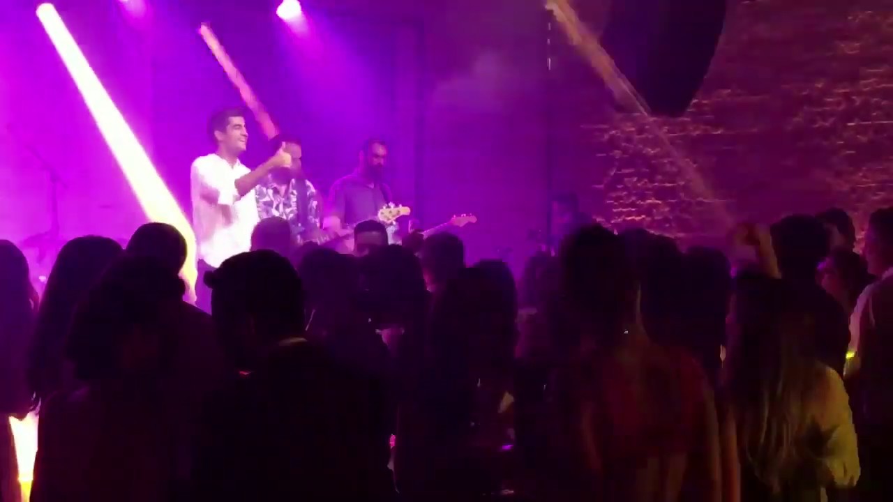 Off The King - Trechinhos de Shows ;) - YouTube