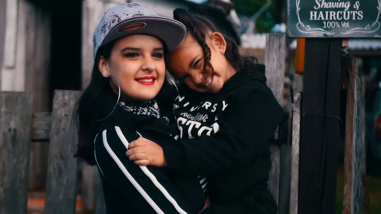 MC Shelly X "Paz & Amor" [Clipe Oficial] - YouTube