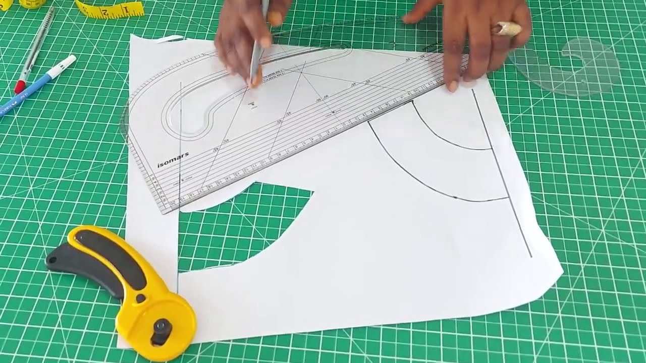 HOW TO DRAFT NECKLINE FACING - YouTube