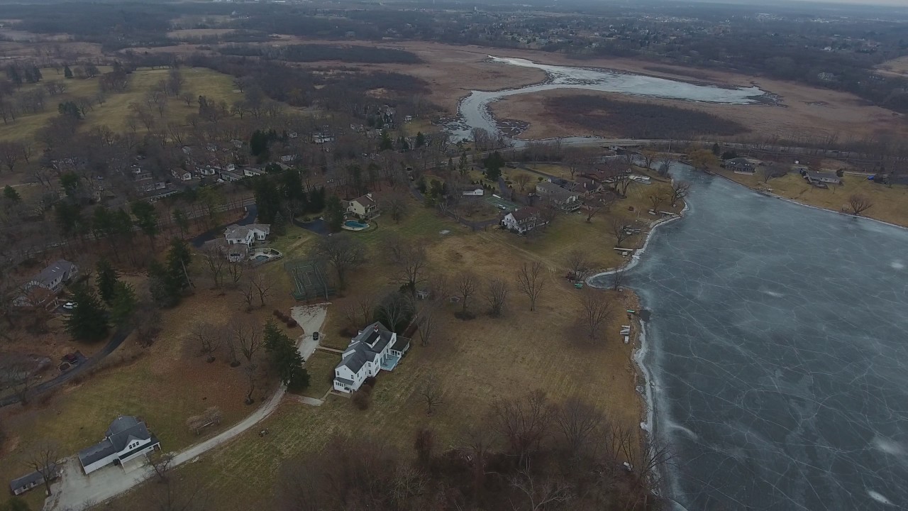 Beautiful Pistakee Bay House For a Friend - YouTube