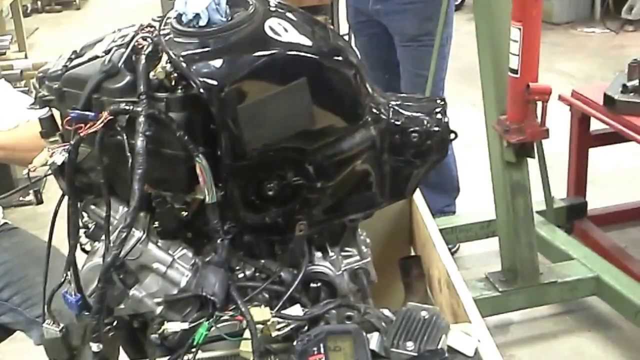 First start-up of our engine(CBR600RR) - YouTube