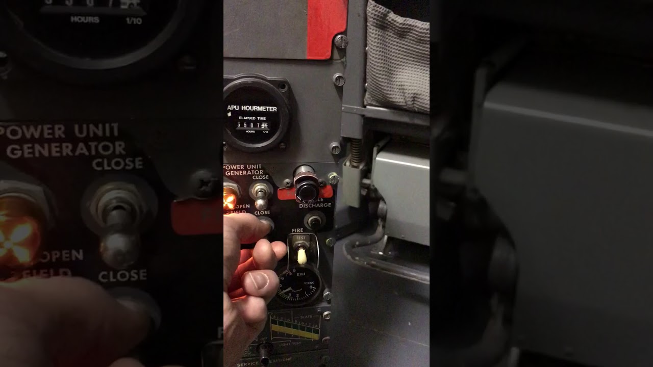 APU interfaced in 727-200 home simulator - YouTube