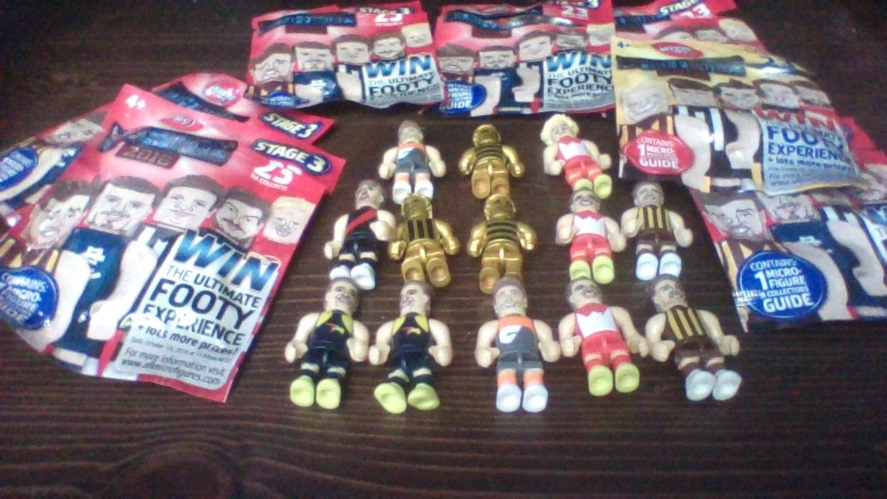 2016 AFL Micro Figures 3 SUPER RARE GOLDS 20c per packet!!!!! - YouTube